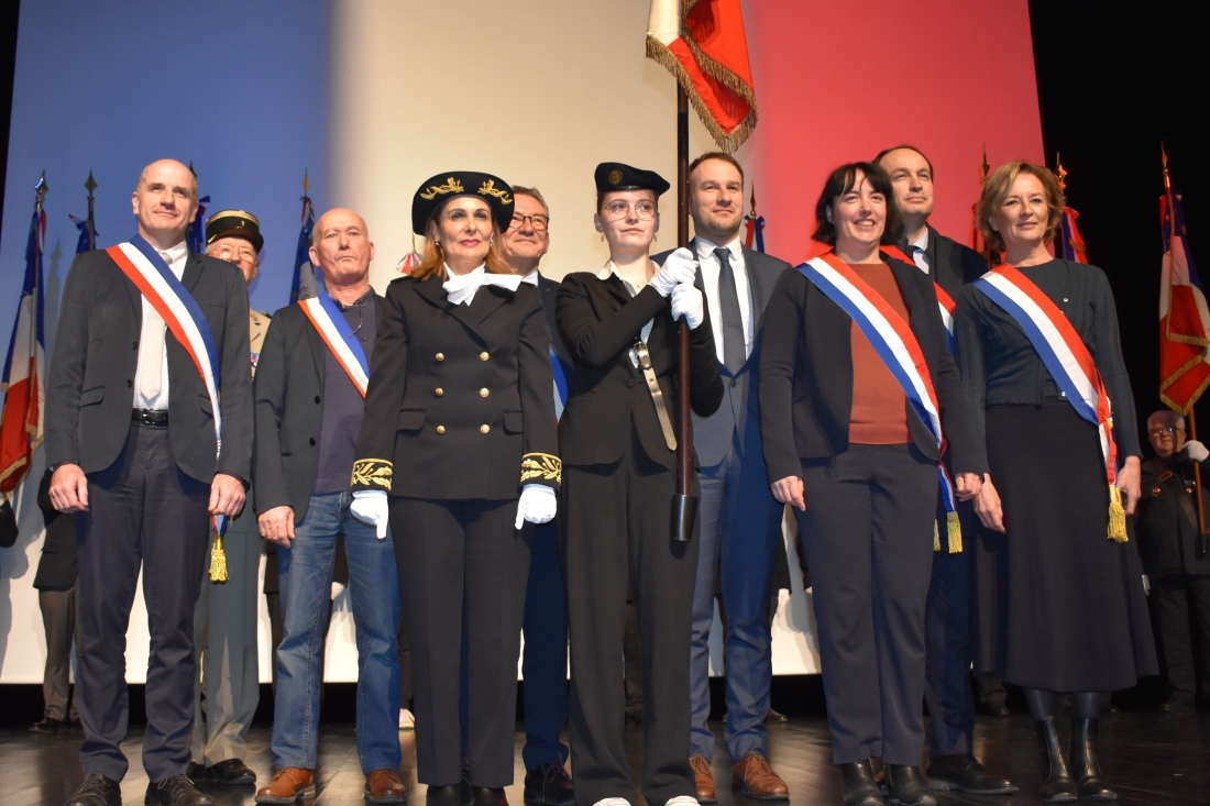 Actualités - Remise de drapeau au Collège Saint-Joseph - Mairie de ...